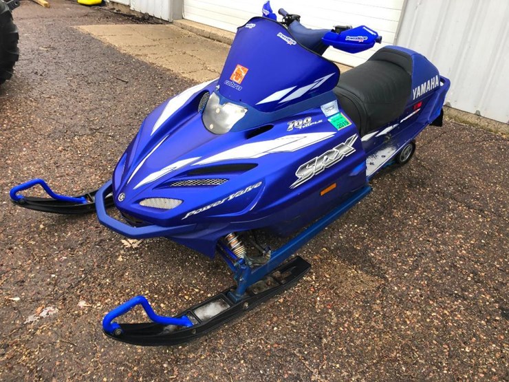 2000 Yamaha SRX 700 Snowmobile (Mondovi, WI) - Lot #40, Online Only ...