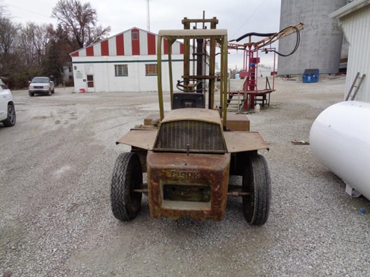 Clark IT40 - Lot #80, Online Only Equipment Auction, 12/17/2019, DPA ...