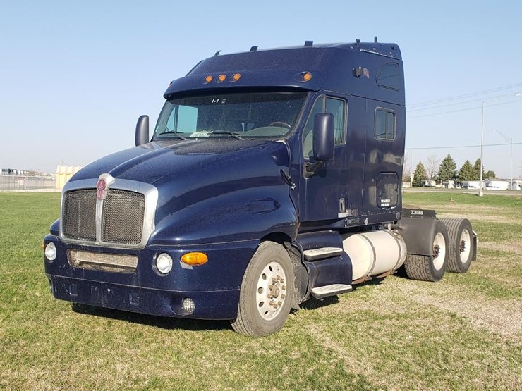 2001 KENWORTH T2000 - Lot #GF9375, Agricultural Equipment, Construction ...