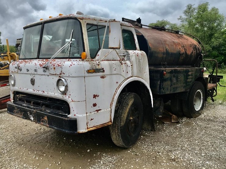 1969 FORD C800 - Lot #GM9289, Farm Equipment, Construction Equipment ...