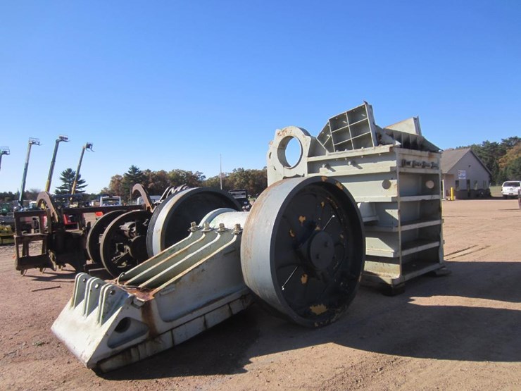 #11477 • 1994 Lippmann 3048 Jaw Crusher, Bare Jaw- Machine Weight: 62 ...