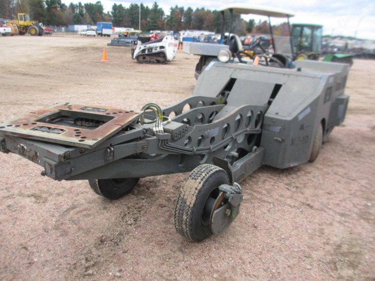 #1157 • Standard Man. MJ-1B 3,000Lb Military Hyd. Bomb Loader Truck ...