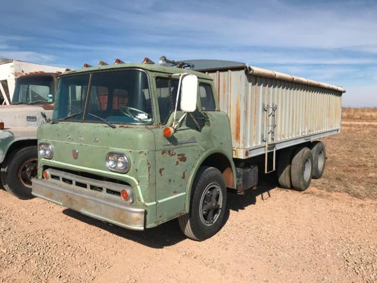 1972 FORD C800 - Lot #1180, Lenz Farms Auction, 11/13/2021, Five Star ...