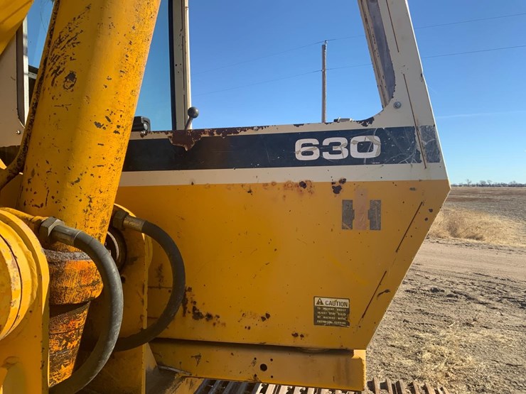 international-630-lot-he3700-equipment-auction-farm-equipment