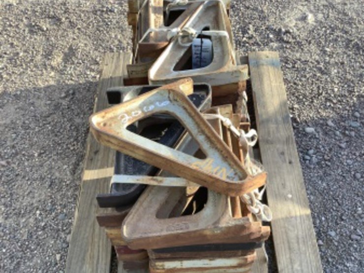 OUTRIGGERS FOR LOWBOY TRAILER - Lot #2066, WSM Timed Auction (Online ...