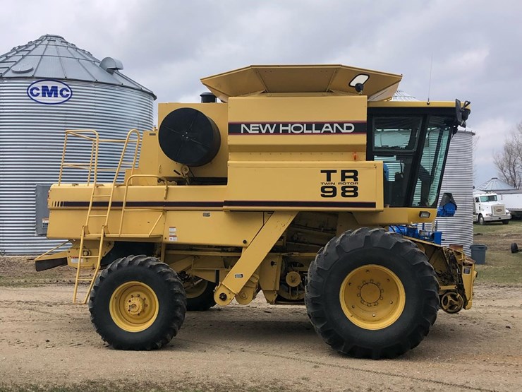 1998 NEW HOLLAND TR98 - Lot #GW2198, Jun 08, 2022 - Equipment Auction ...