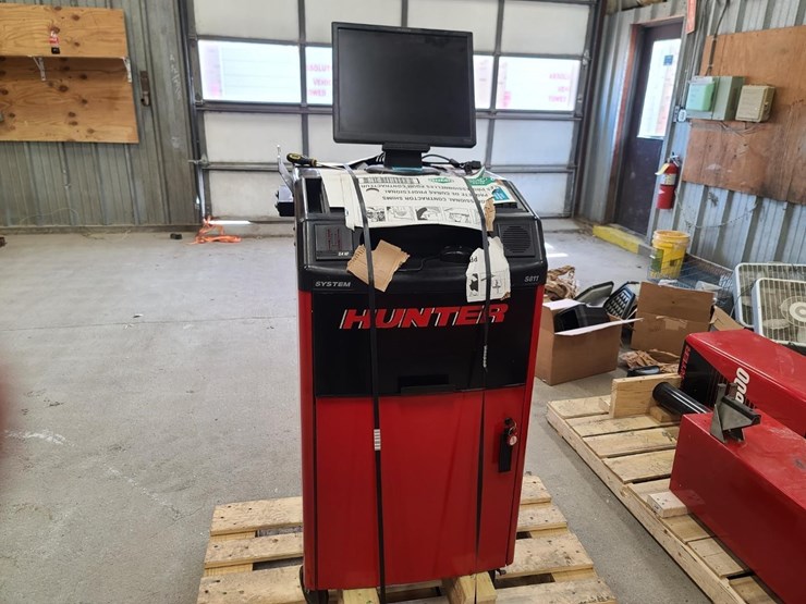 Hunter DSP600 S811 Plus Automotive Alignment Machine - Lot #GM4581 ...