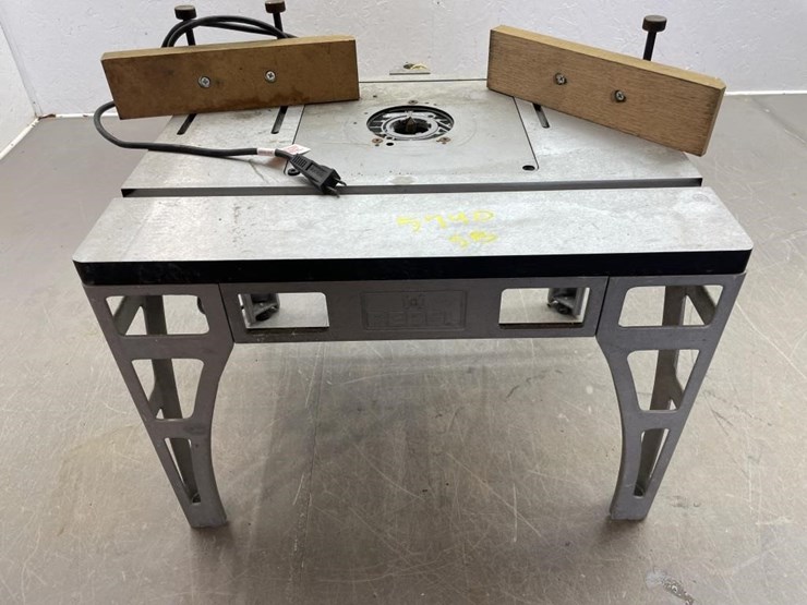 Rebel Router Table w/ Bosch Router - Lot #5740, November Shop and Misc ...