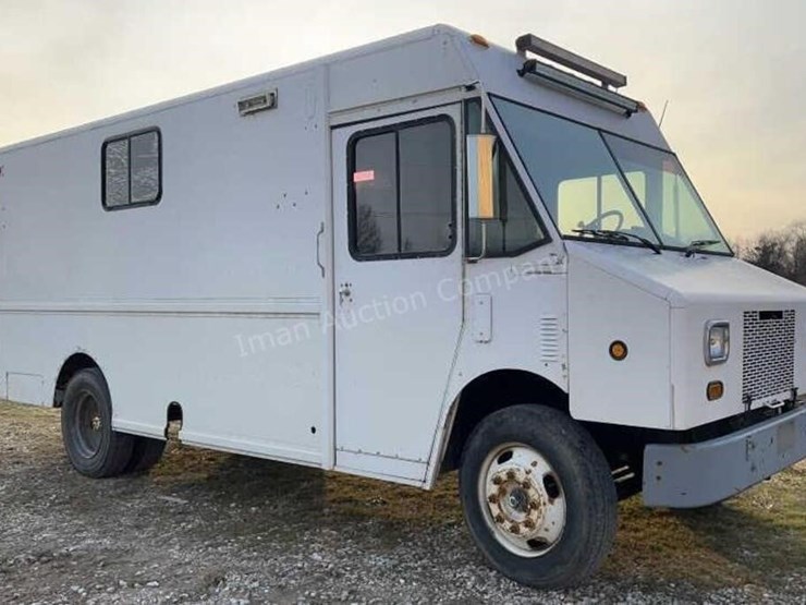 2010 Freightliner MT45 Utilimaster Step Van - Lot #187, Farm Machinery ...