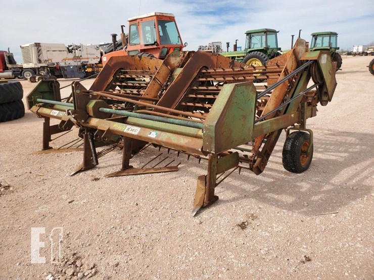 KMC 4 ROW PEANUT DIGGER - Lot #813, Day 2 - Public Equipment Auction, 4 ...