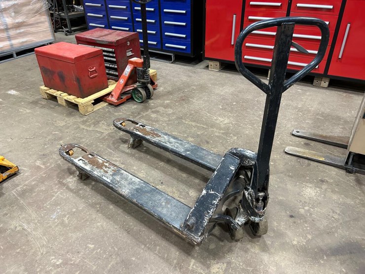 Pallet Jack - Lot #69, Surplus Truck and Equipment Auction, 6/23/2023 ...
