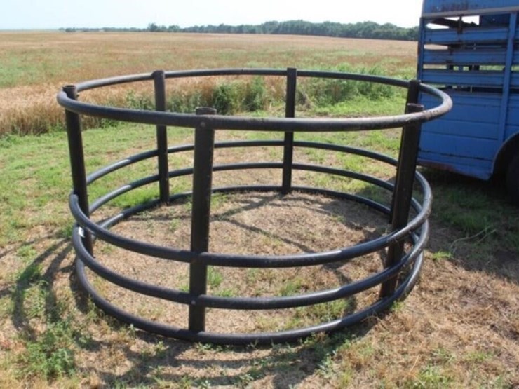 Poly Hay Ring - Lot #1343, Eula Dearing Equipment Auction, 7/11/2023 ...